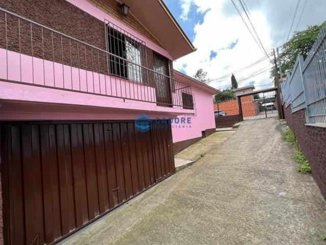 Casa mista dois dormitórios no Petrópolis