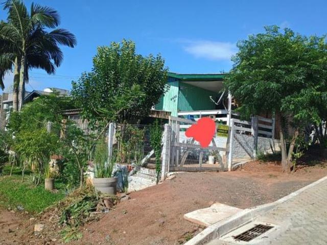 Casa Mista toda com piso cerâmico