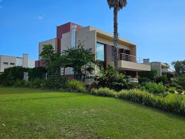 Casa Mobiliada | 281 m² Privativos | 4 Suítes