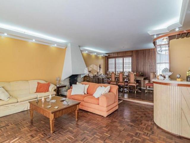 Casa Mobiliada 3 dormitórios no Bairro Menino Deus