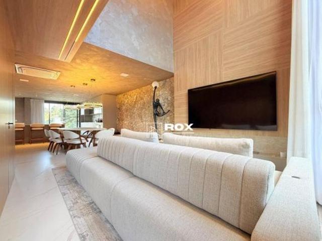 Casa mobiliada, 3 suítes em condomínio próximo ao Parque Barigui Curitiba/PR