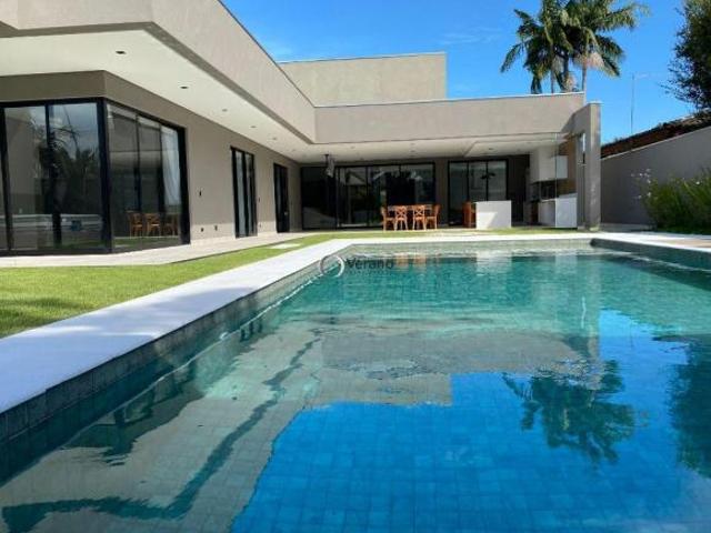 Casa mobiliada à venda no Acapulco, com piscina, churrasqueira e sa