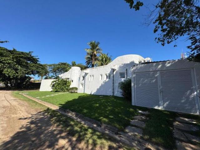 Casa mobiliada à venda no Balneário Praia do Pernambuco em Guarujá