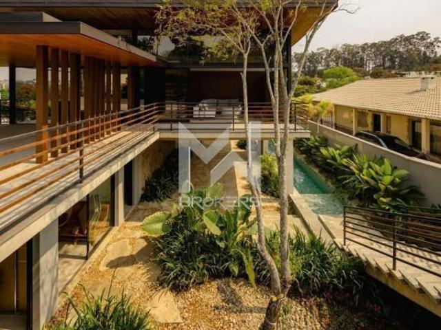 Casa MOBILIADA à venda no Condomínio Estância Marambaia em Vinhedo/SP
