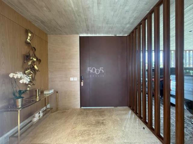 Casa mobiliada à venda no Condomínio Terras de São José II, 6 suítes, com 1100m² de área construída