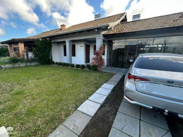 Casa mobiliada à venda no Litoral!