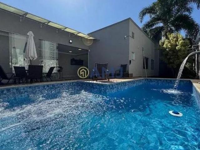 Casa Mobiliada à Venda no Setor Faiçalville Sozinha no Lote Piscina Aquecida Segurança Completa