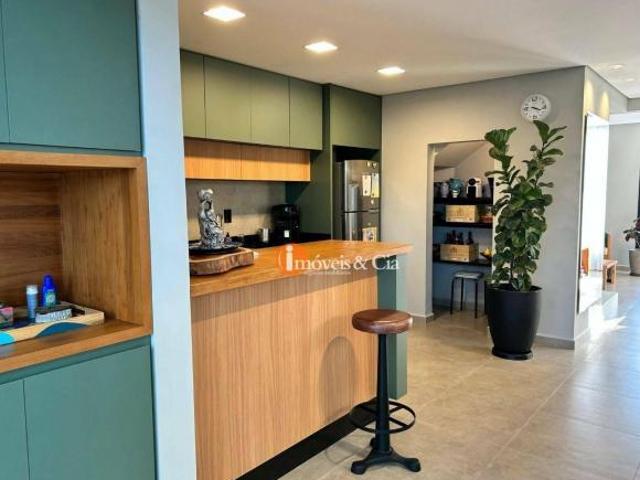 Casa mobiliada à venda em Atibaia com 3 suítes