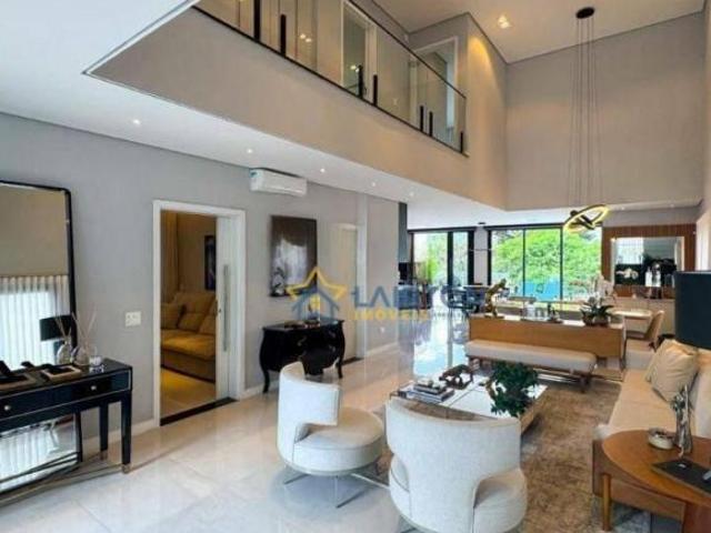 Casa mobiliada à venda em condomínio fechado em Atibaia – 3 suítes, piscina, porteira fechada