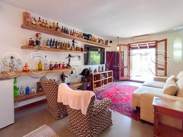 Casa mobiliada à venda 150m² no Campo Belo com suíte closet sauna e 2 vagas