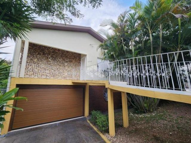 Casa mobiliada com 3 quartos no Avenida!