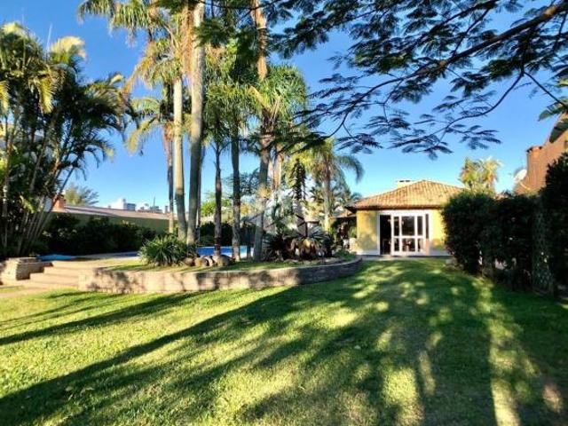 Casa Mobiliada com 3 Quartos e Piscina à Venda em Atlântida, Xangri Lá 350m²