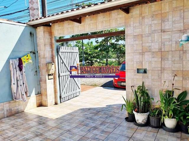 Casa Mobiliada com 03 Dormitórios Próximo ao Mar!