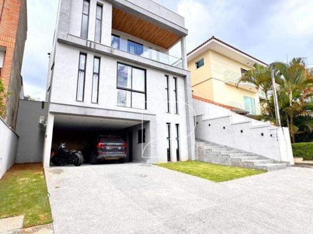 CASA MOBILIADA COM 4 DORMITÓRIOS POR R$ 2.700.000,00 NA GRANJA VIANA/SP