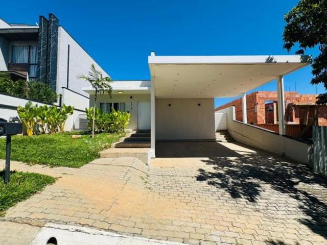 Casa mobiliada com piscina á venda no Condomínio Terras de Atibaia, sua casa pronta para morar