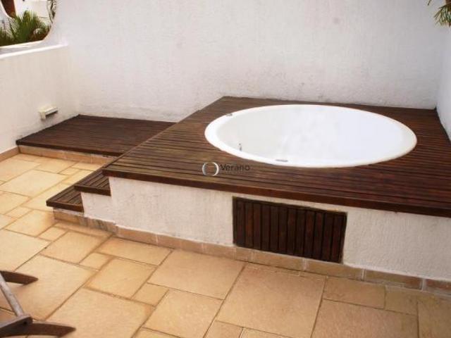 Casa mobiliada com piscina à venda no Jardim Tejereba