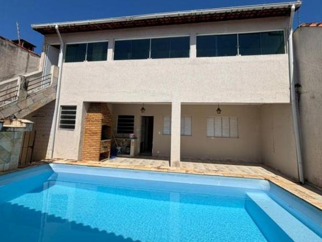 Casa Mobiliada com Piscina e Edícula à Venda no Cibratel 2 em Itanhaém 150m da Praia
