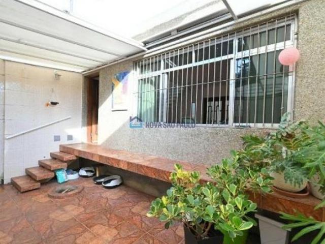 Casa Mobiliada com Quintal e 4 Vagas Próxima ao Metrô na Vila da Saúde