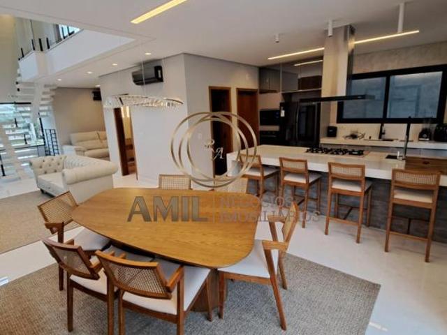 Casa mobiliada / Cond. Altos da Serra VI / Urbanova /4 dormitórios 4 suítes / 269m² / São José dos
