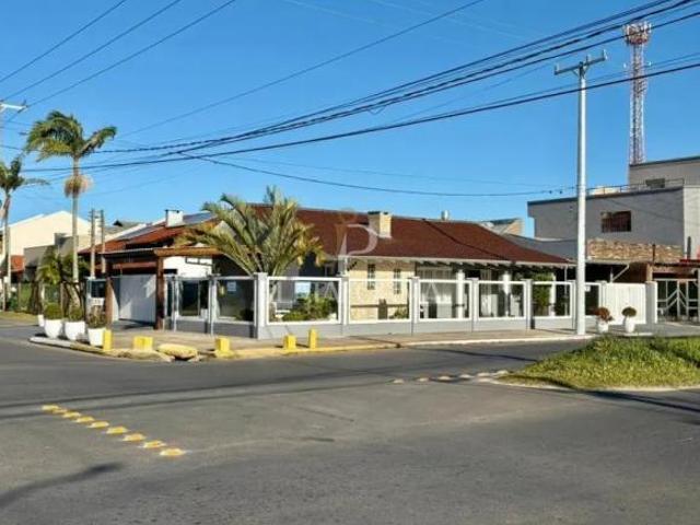 Casa Mobiliada de 166m² no Centro Tramandaí– 3 Dormitórios 2 Suítes Lareira | Parcelamento Direto