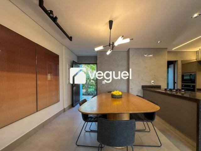 Casa mobiliada de 240m² com 3 suítes para venda no bairro Gramado, Campinas/SP