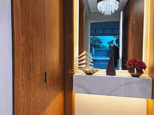 Casa Mobiliada de Condomínio com piscina privativa 4 quartos e 6 vagas de garagem