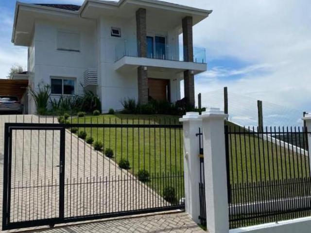 Casa Mobiliada e Decorada no Loteamento Vale das Colinas 3 Dormitórios e Suíte