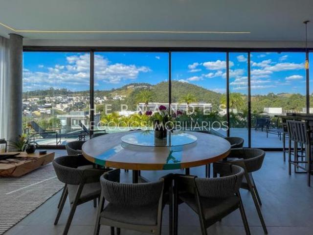 Casa mobiliada e decorada de Alto Padrão em Condomínio em Tamboré 5 Quartos, 5 Suites, 3 Salas 5