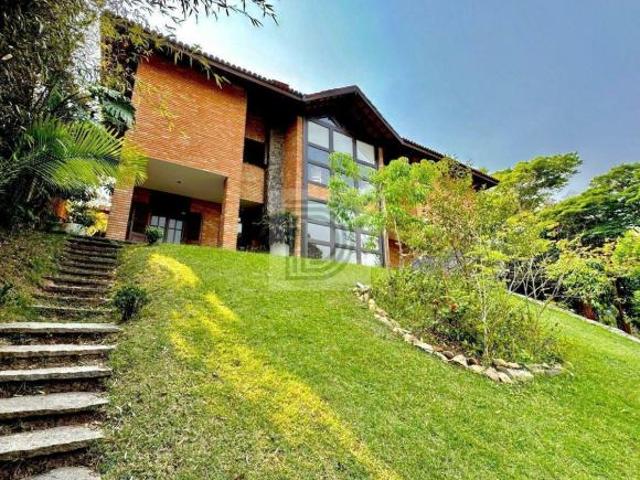 Casa mobiliada e decorada 4 dormitórios, sendo 2 suítes Condomínio Forest Hills