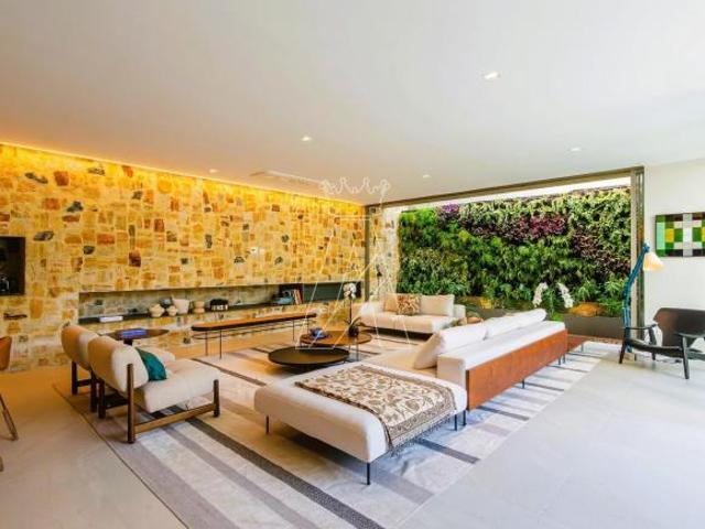 Casa mobiliada em Alphaville Condomínio Residencial Vila Solaia