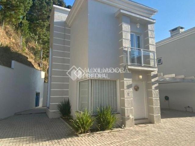 Casa mobiliada em Canela com 3 dormitórios, sendo 2 suítes