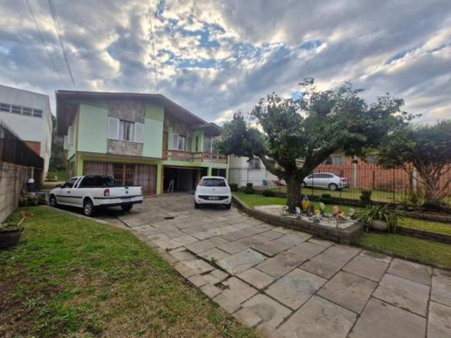 Casa Mobiliada no Planalto Farroupilha com 4 Dormitórios e 2 Vagas