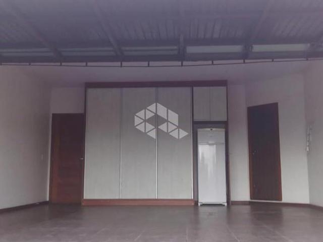 Casa mobiliada no Renascença, com 05 dormitórios, próximo a UNISC
