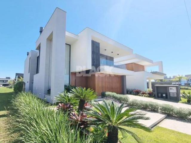 Casa mobiliada no Reserva das Águas em Torres RS
