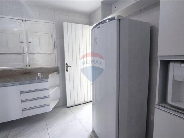 Casa mobiliada para aluguel, com 03 suites mais 01 quarto nos fundos, na principal Avenida da Praia de Enseada dos Corais PE