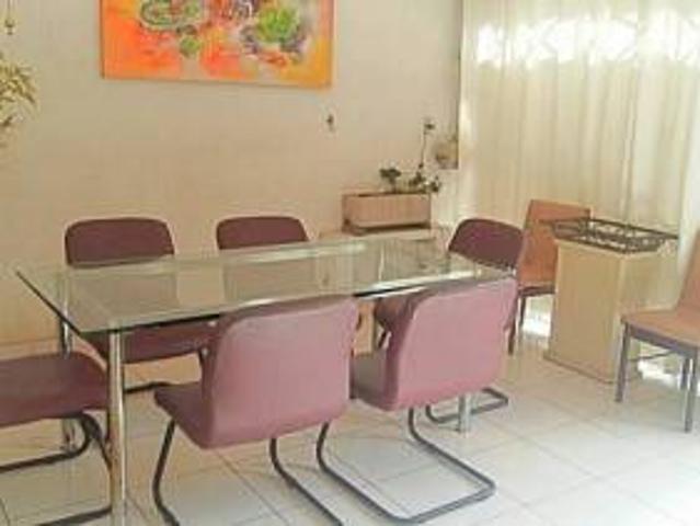 Casa Mobiliada Para Rapazes Próximo ao Metro