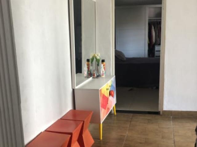 Casa Mobiliada para solteiro a