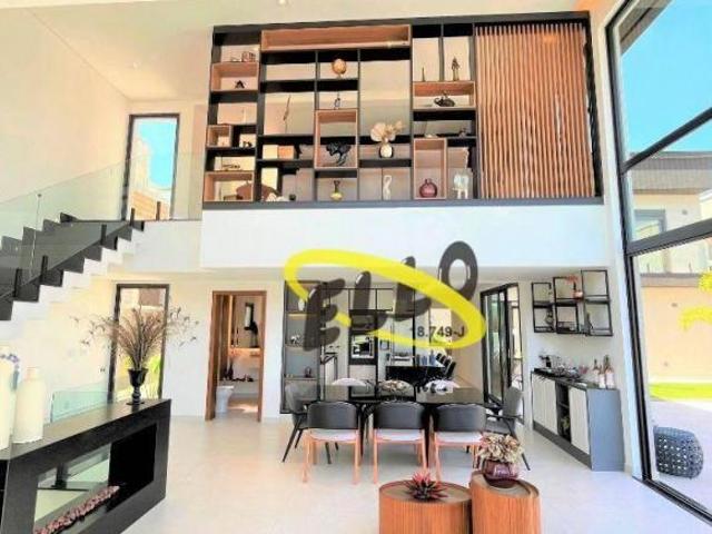 Casa mobiliada para venda no Condomínio Reserva Santa Maria