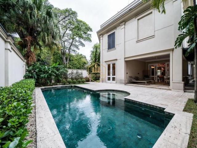 Casa Mobiliada para Venda em São Paulo, Jardim Europa, 4 dormitórios, 4 suítes, 16 vagas