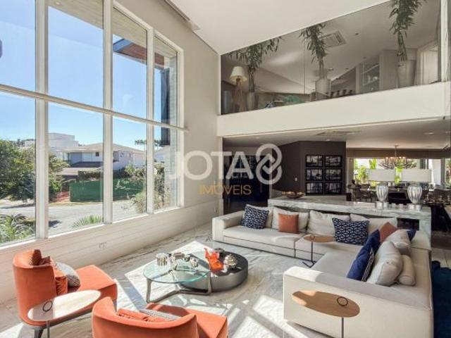CASA MOBILIADA PRONTA PARA MORAR COM 3 SUÍTES!
