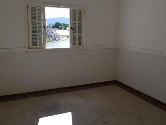 CASA MOGI MODERNO