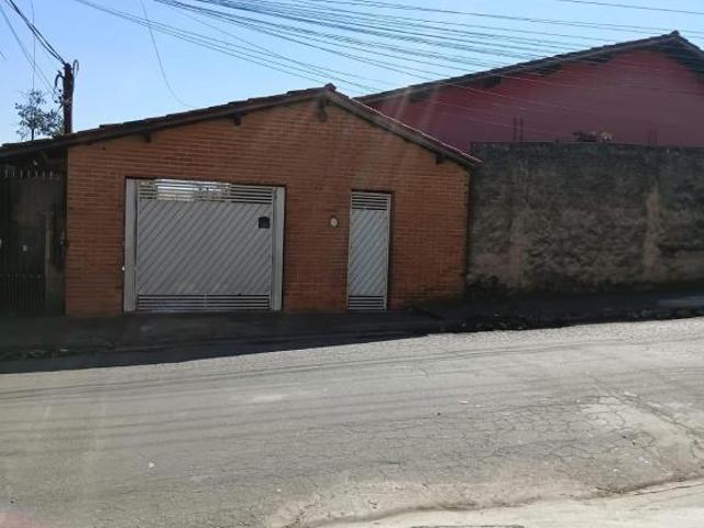 Casa modelo antigo telhado colonial em Itaquaquecetuba