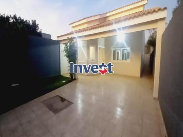 Casa Moderna, 3 Quartos, Lote de 400m², Dentro de Condomínio Vazado entre as Ruas 10 e 12 na Vicente