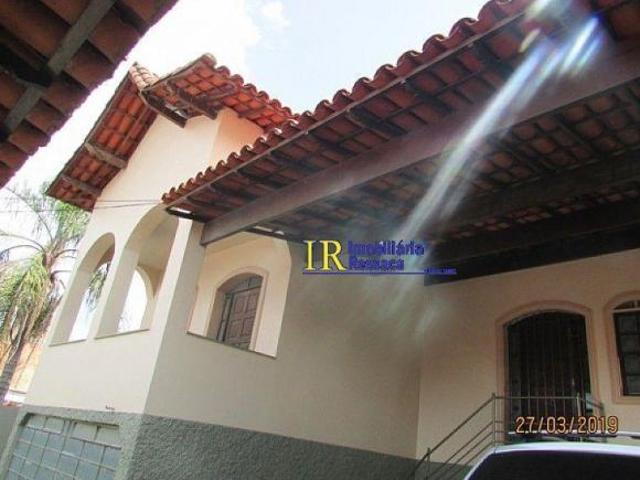 CASA MODERNA 04 QUARTOS