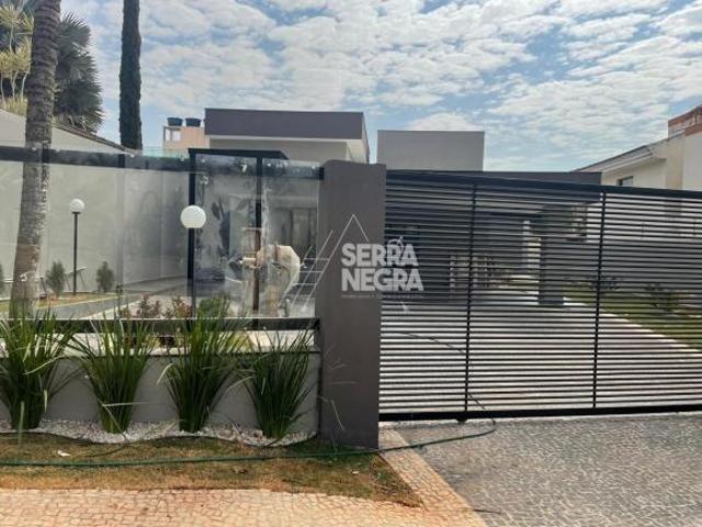 CASA MODERNA 4 QUARTOS GARAGEM LAZER COMPLETO CONDOMINIO FECHADO ARNIQUEIRA DF