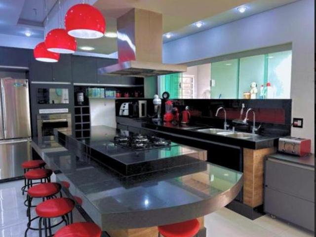 Casa Moderna com Acabamento de Alto Padrão