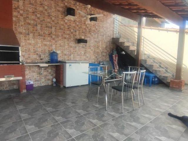 Casa Moderna com Acabamento Fino Próxima à ETEC
