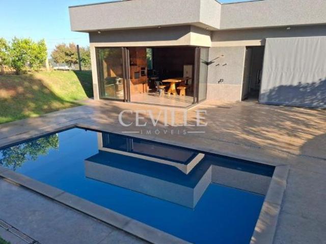 Casa Moderna com Área gourmet e piscina aquecida