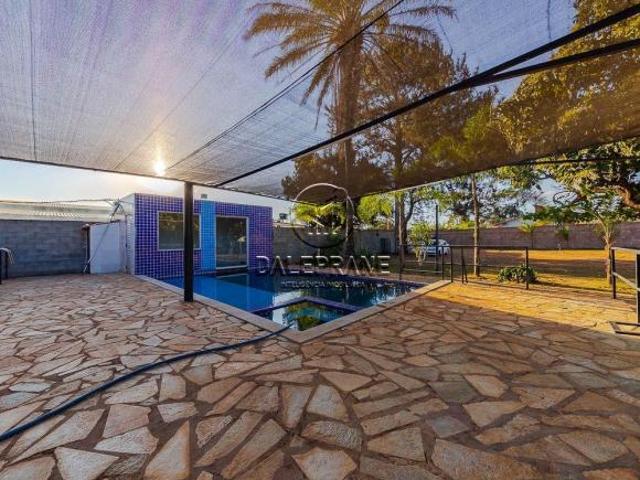 Casa moderna com área de lazer ampla e completa que pode gerar renda!