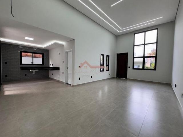Casa Moderna com piscina e energia solar no condominio Golden Park Hortolândia
